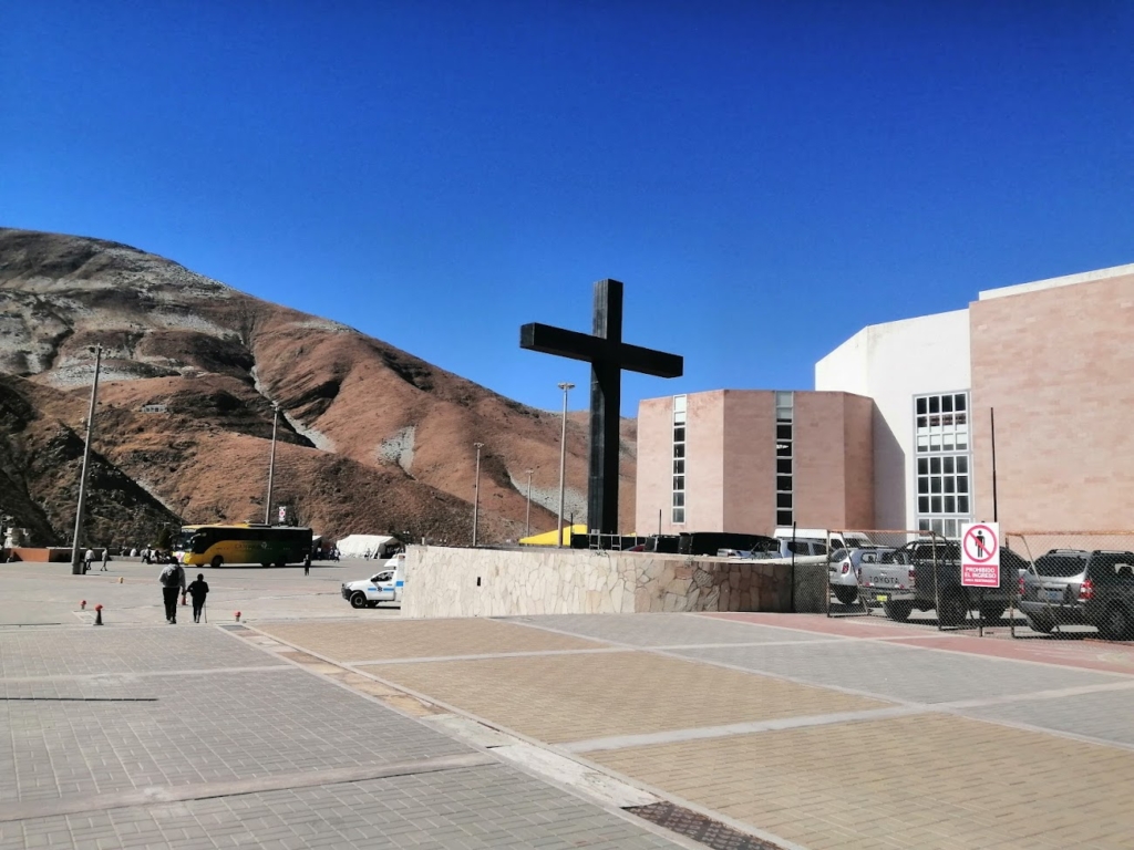 🌄 Santuario de la Virgen de Chapi: Un Destino de Fe y Tradición en el ...