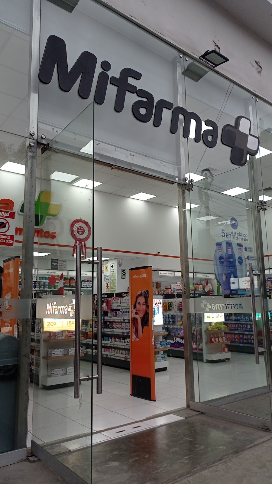 Mifarma - Av. San Martín 440 - Viajar a Perú