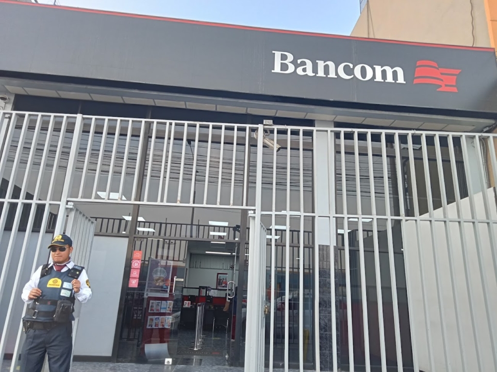 Bancom - Av. Las Alondras 269 - Viajar a Perú