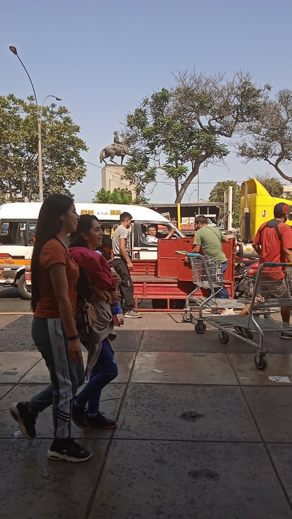 BBVA Plaza Unión - Av. Argentina 500 - Viajar a Perú