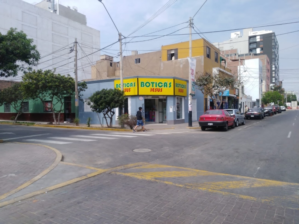 BOTICA DE JESUS Farmacia - Av. José Leal 1298 - Viajar a Perú