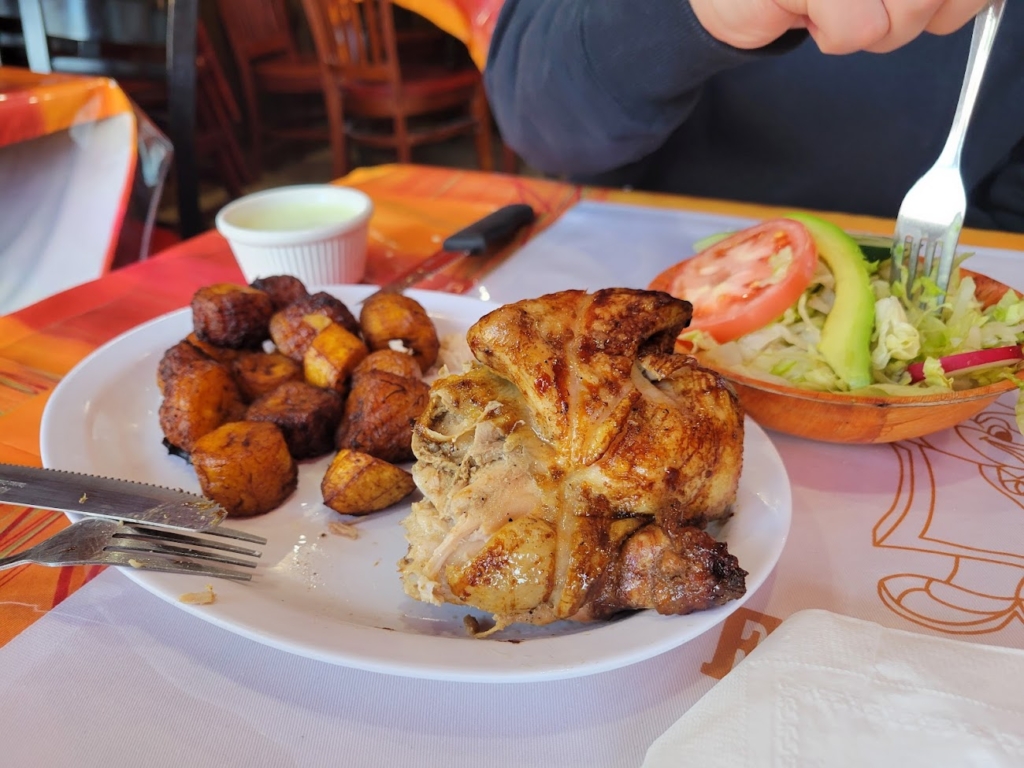 Pollería EL Óvalo - Pollos a la Brasa - Viajar a Perú