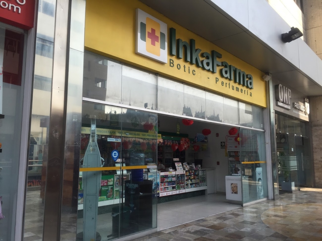 InkaFarma - Av. Garcilaso de la Vega 1383 - Viajar a Perú