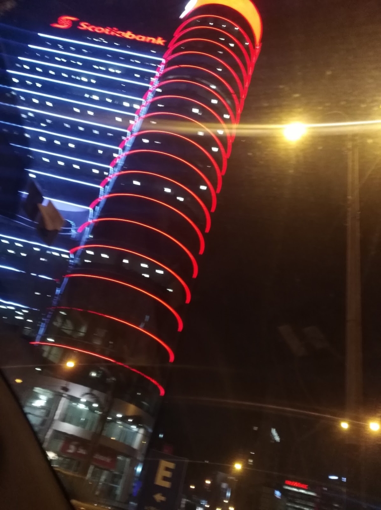 Banco Scotiabank - Torre Scotiabank - Viajar a Perú